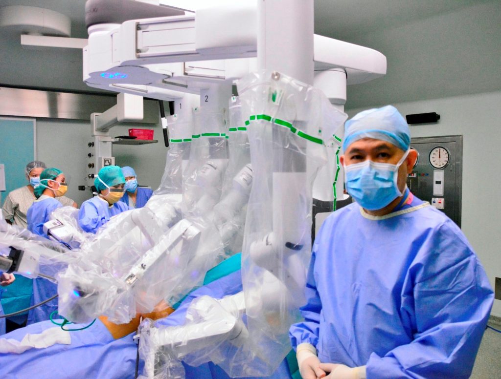 Specialist in Cancer, Incontinence & Robotic Surgery | Chin Chong Min ...